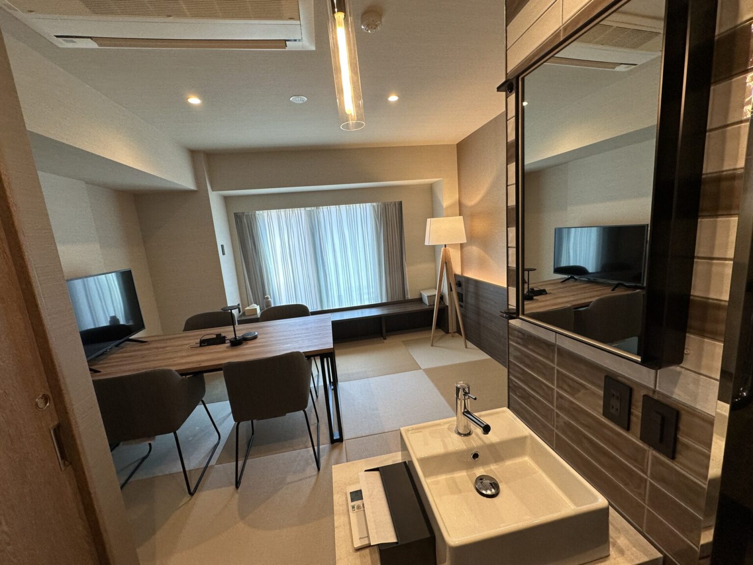 OMO3浅草（おも）のルーフトップテラス、ワークスペースを徹底解説｜HafHでお試し移住ライフ